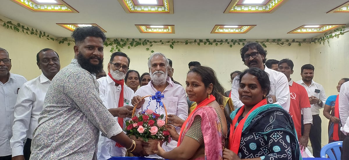 Sanitation workers call off protest as Minister Sekar Babu assures jobs ...