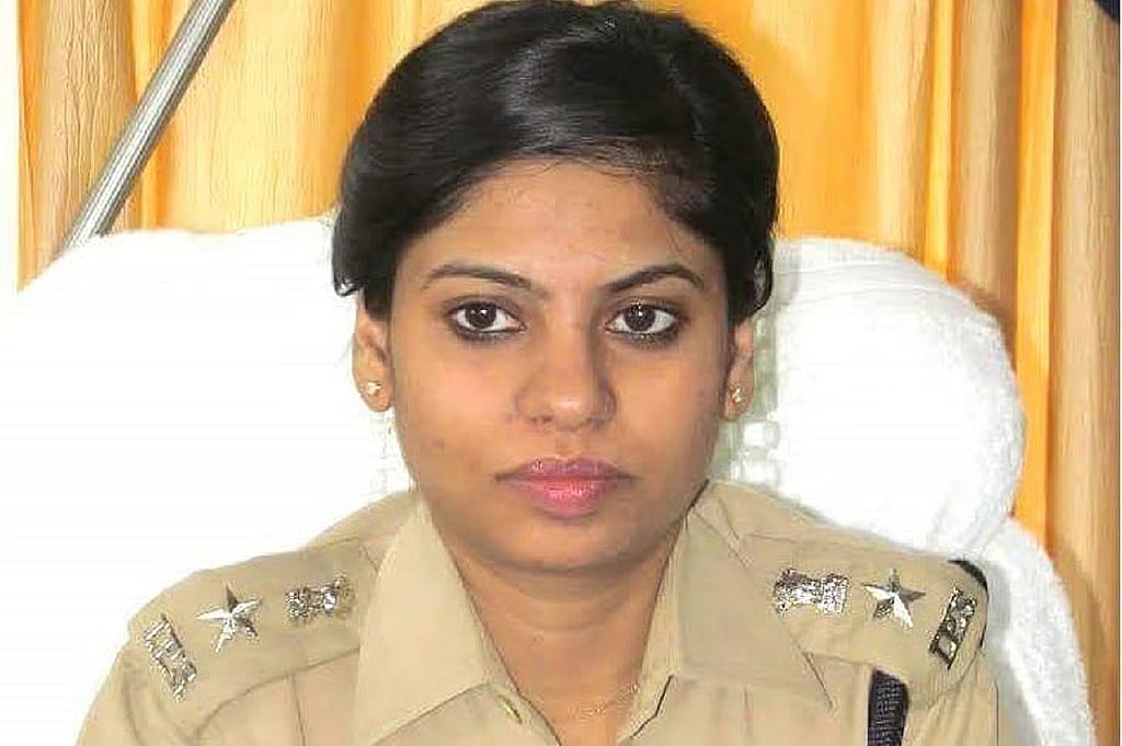 IPS Vartika Katiyar challenges transfer after Ballari violence, CAT ...