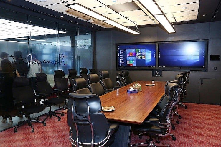From smart desks to collab screens: The ‘Future of Workplace’ is here ...