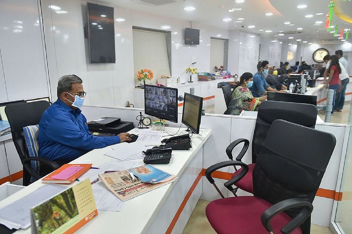 Bank employees to get 15% annual wage hike after years of negotiations