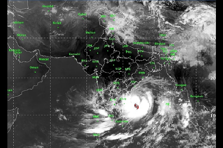 Cyclone 'Fani': Andhra govt on alert, braces for impact