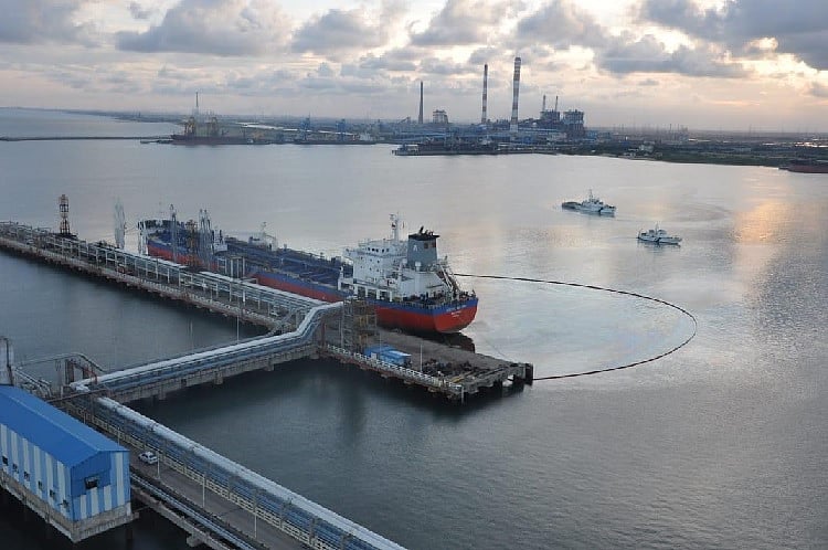 Ennore port oil spill: Ensure cleanup or face action, Coast Guard ...