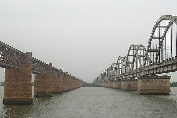 Project linking Godavari, Krishna rivers in Andhra dedicated to people ...