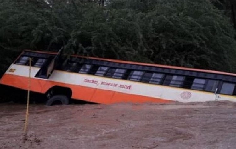 Bus topples off bridge in Karnataka, locals rescue passengers in movie ...