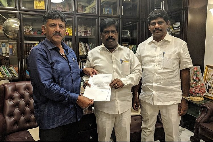 The Karnataka math: Two independent MLAs now with Congress, but for how ...