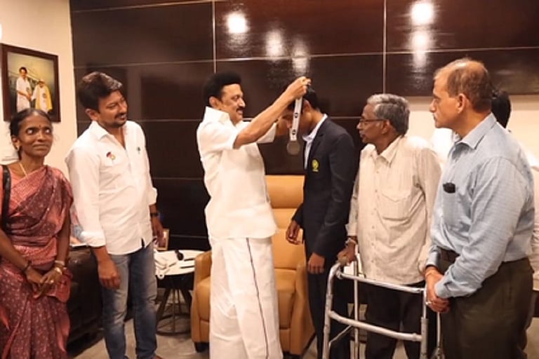 Tamil Nadu CM Stalin felicitates Chess World cup finalist Praggnanandhaa