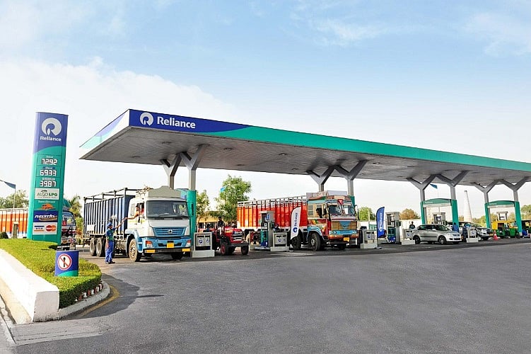 Reliance forms JV with British oil major BP for motor, aviation fuels ...