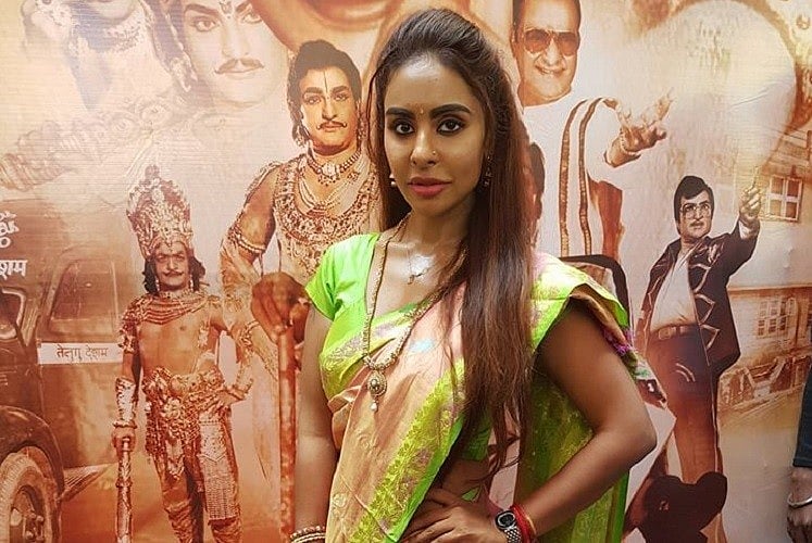 Actor Sri Reddy booked in Hyd for obstructing police from discharging ...