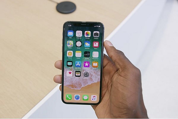 Apple rolls out iOS 11.1.2 update to fix iPhone X's unresponsive display and other bugs