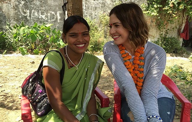 Mandy Moore digs into 'litti chokha' on India visit