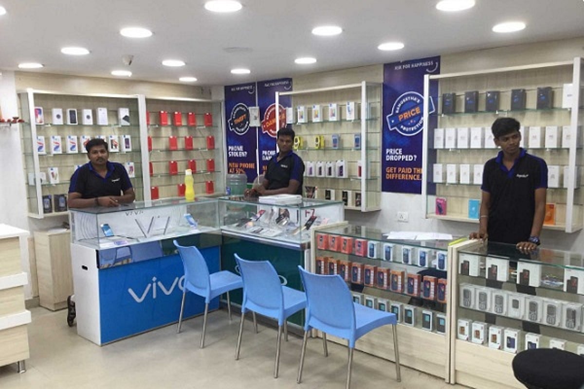 Phone retailers demand level playing field from brands during online ...