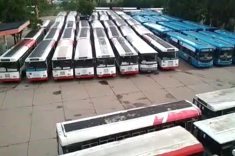 TSRTC strike: JAC’s offer to call off strike causes rift among ...