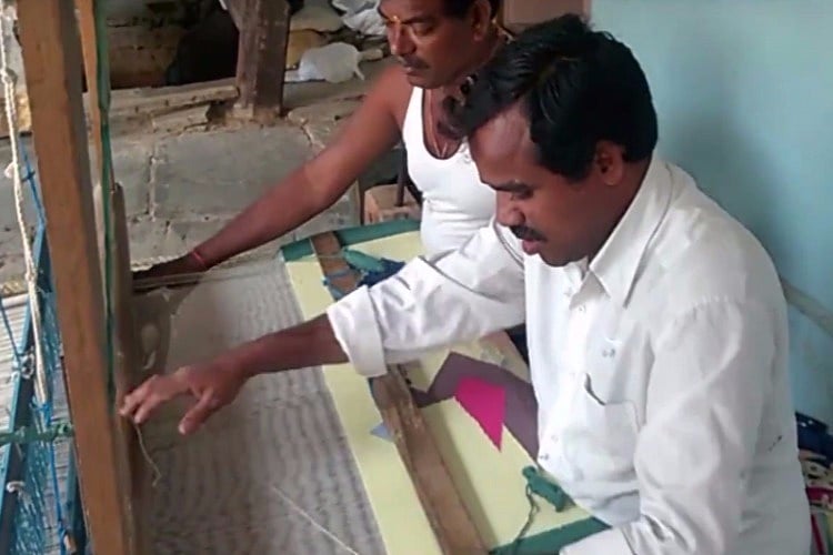 Warangal's famous durries are now available to the world: Weavers sell ...