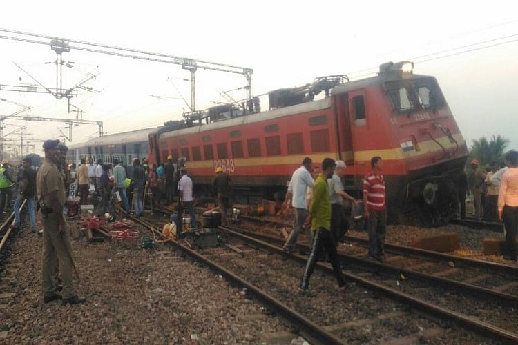 Yercaud express derails in Arakonam, no injuries reported, education ...