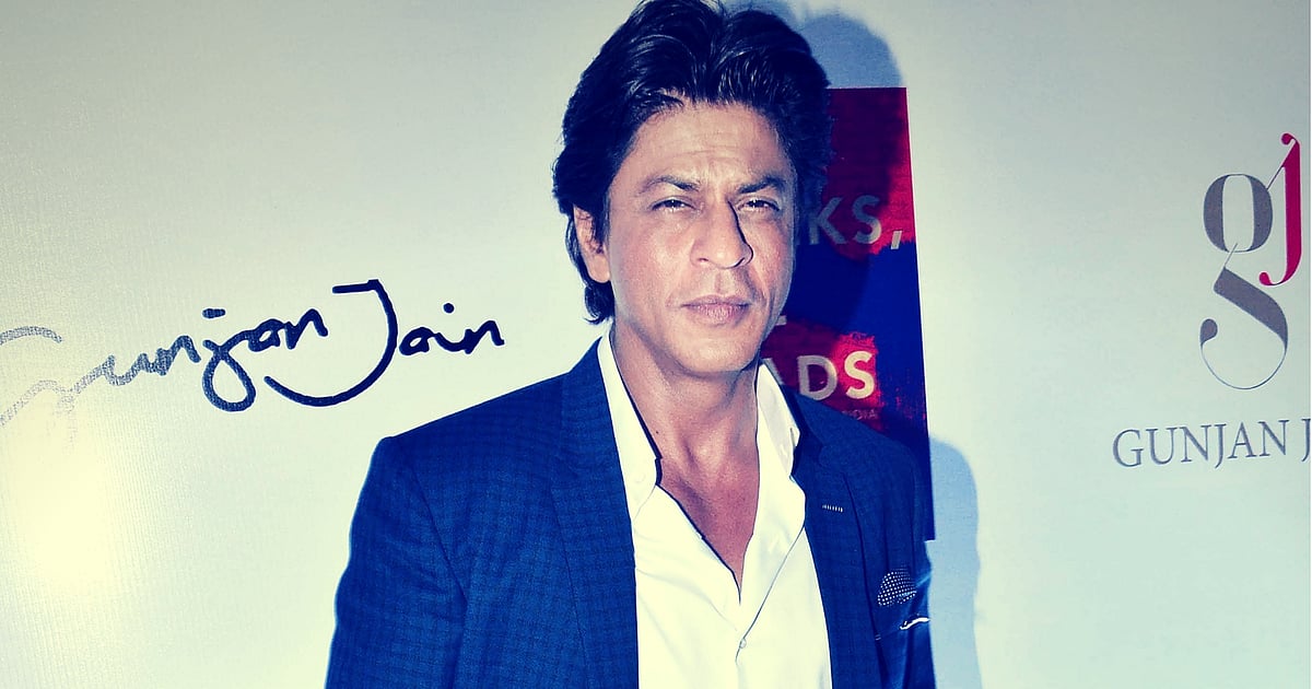 Shah Rukh Inspires With His Poem On ‘Fighting Like a Girl’