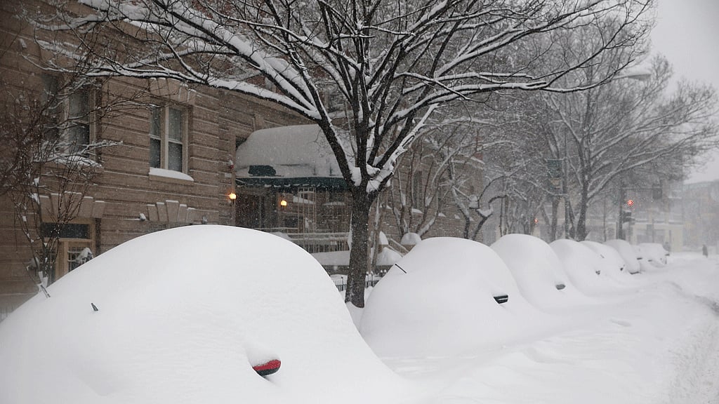 In Pictures: ‘Snowzilla’ Paralyses the East Coast in United States