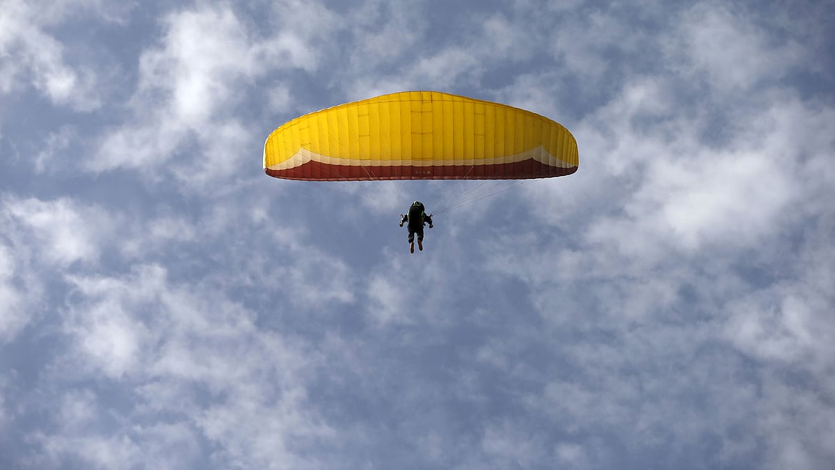 International Paragliders Meet: Indian Army Intervenes After 2 Deaths ...
