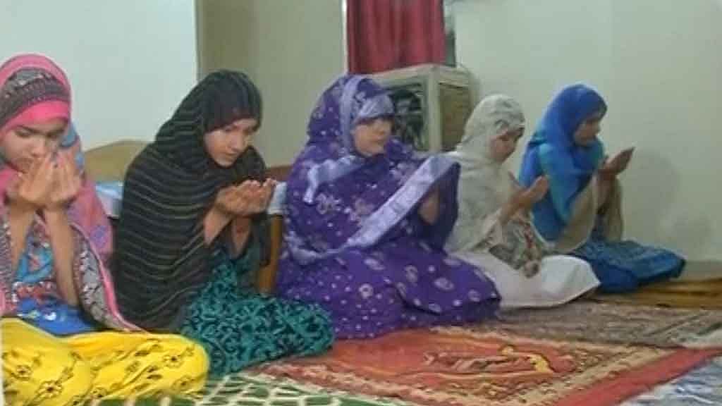 Ramzan Moon Spotted, India’s Devout Muslims Begin Fast