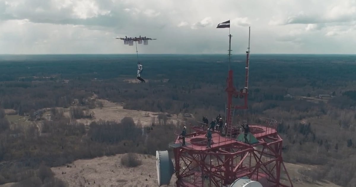 World’s 1st: Propelled Drones Lift Man to 1082 Ft, Help Him Jump