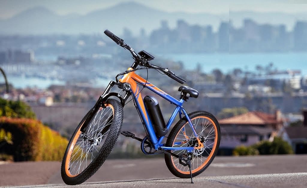 Lightspeed Launches Two Electric Bicycles for City Commuters