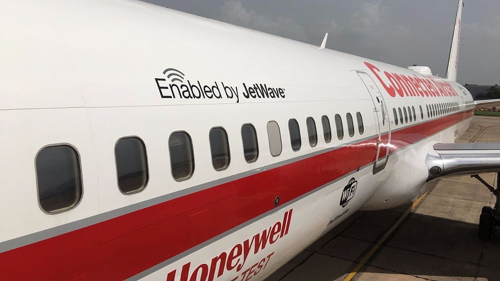 Soon You Can Live-Stream with In-Flight Wi-Fi at 25,000 Feet
