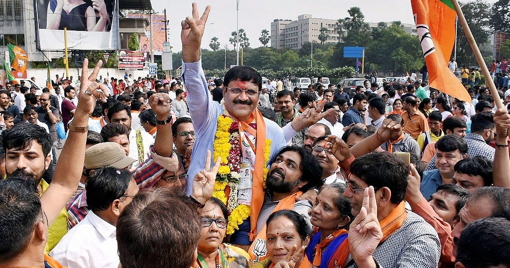 Surat Election Final Results: BJP’s/Congress Won by X Seats out of ­Y ...