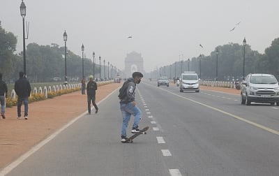 Cloudy Monday morning in Delhi