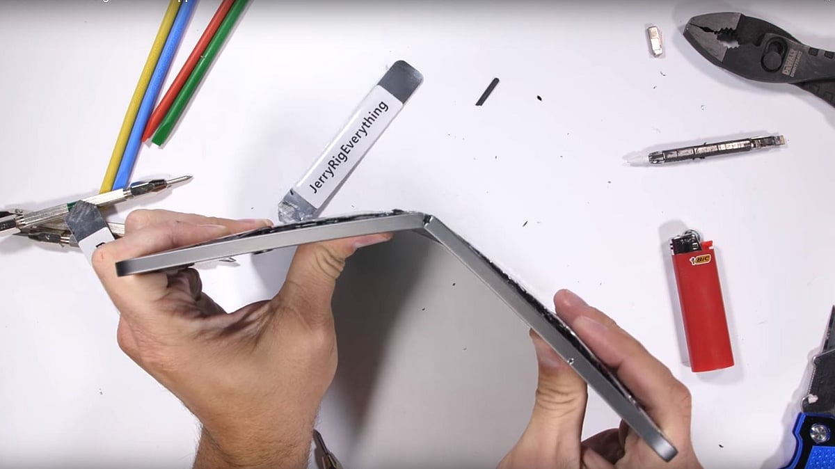 New iPad Pro Bends Easily; Users Report Manufacturing Defect