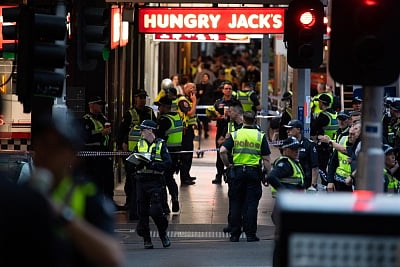 1 killed in Melbourne stabbing