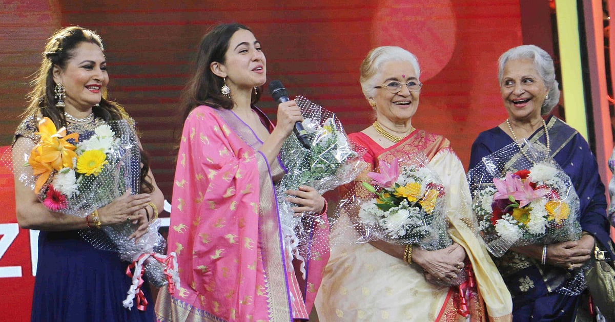Pics: Sara Ali Khan Rubs Shoulders With Asha, Waheeda, Zeenat, Helen at ...
