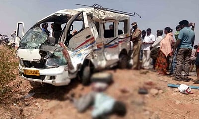 8 killed in Telangana accident