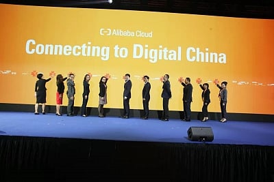 Salesforce joins Alibaba to woo Chinese customers
