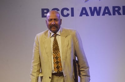 Dhoni a role model, should remain in the team: Kirmani