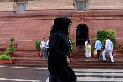 SC notice to Centre on plea challenging Triple Talaq law