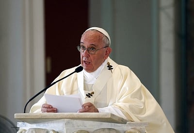 Pope Francis accuses critics of stabbing him in back