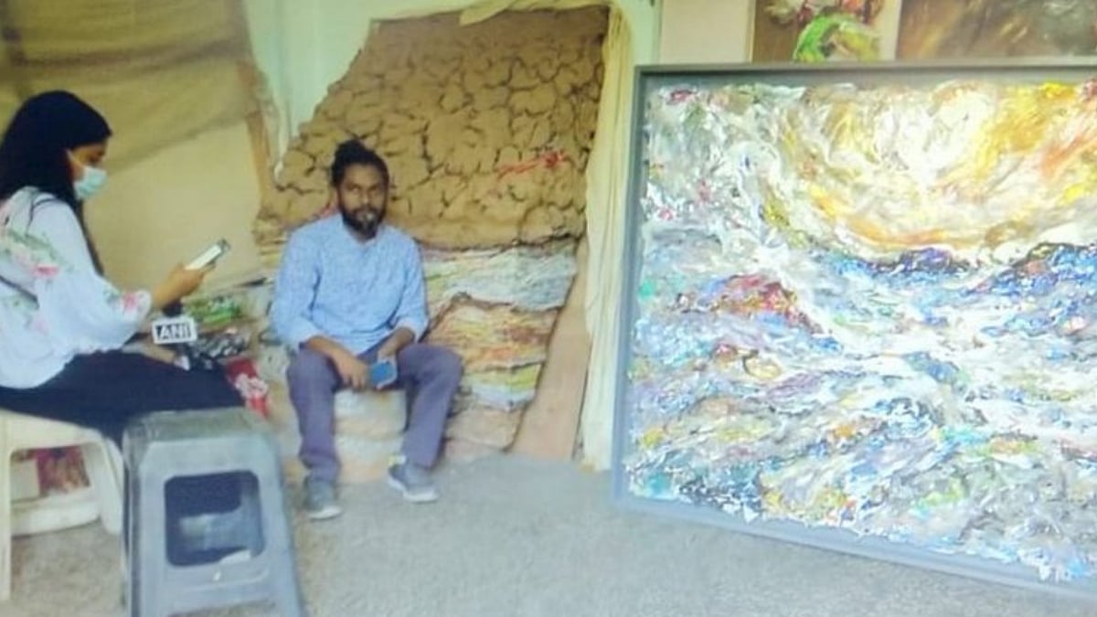 Manveer Singh, Artist From Delhi, Transforms 250 KG Plastic Waste Into Art