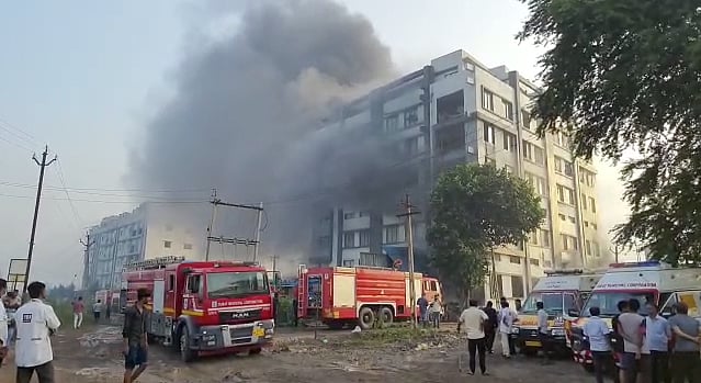2 Dead in a Fire at a Packaging Factory in Surat, 125 Rescued