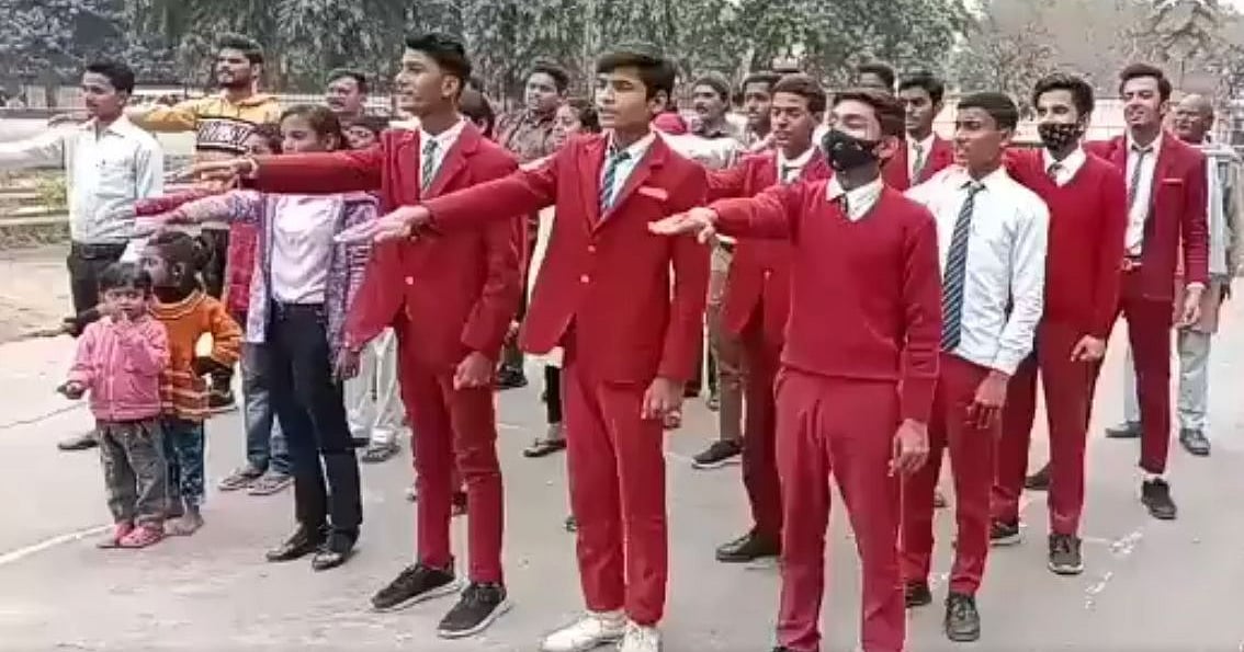 School Kids Made to Take 'Hindu Rashtra' Oath in UP, Multiple ...