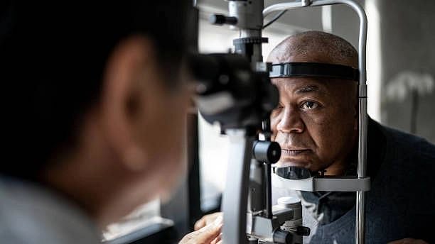 An Eye Test Could Predict Your Risk of a Heart Attack According To This ...
