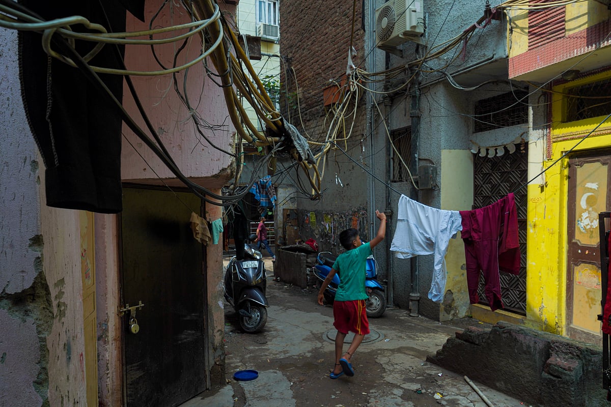 Entangled Mess: Loose, Hanging Wires Pose Threat to Delhiites as Rains ...