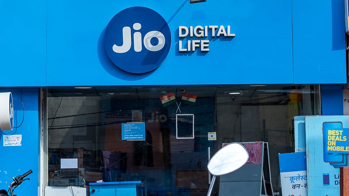 Jio AirFiber Launched: Features, Plans, Starting Price, Online Booking ...