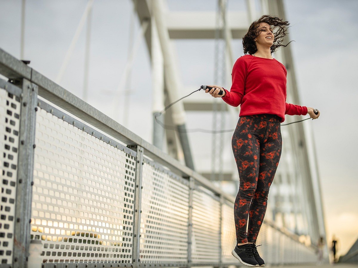 10 Benefits of Skipping Rope Daily