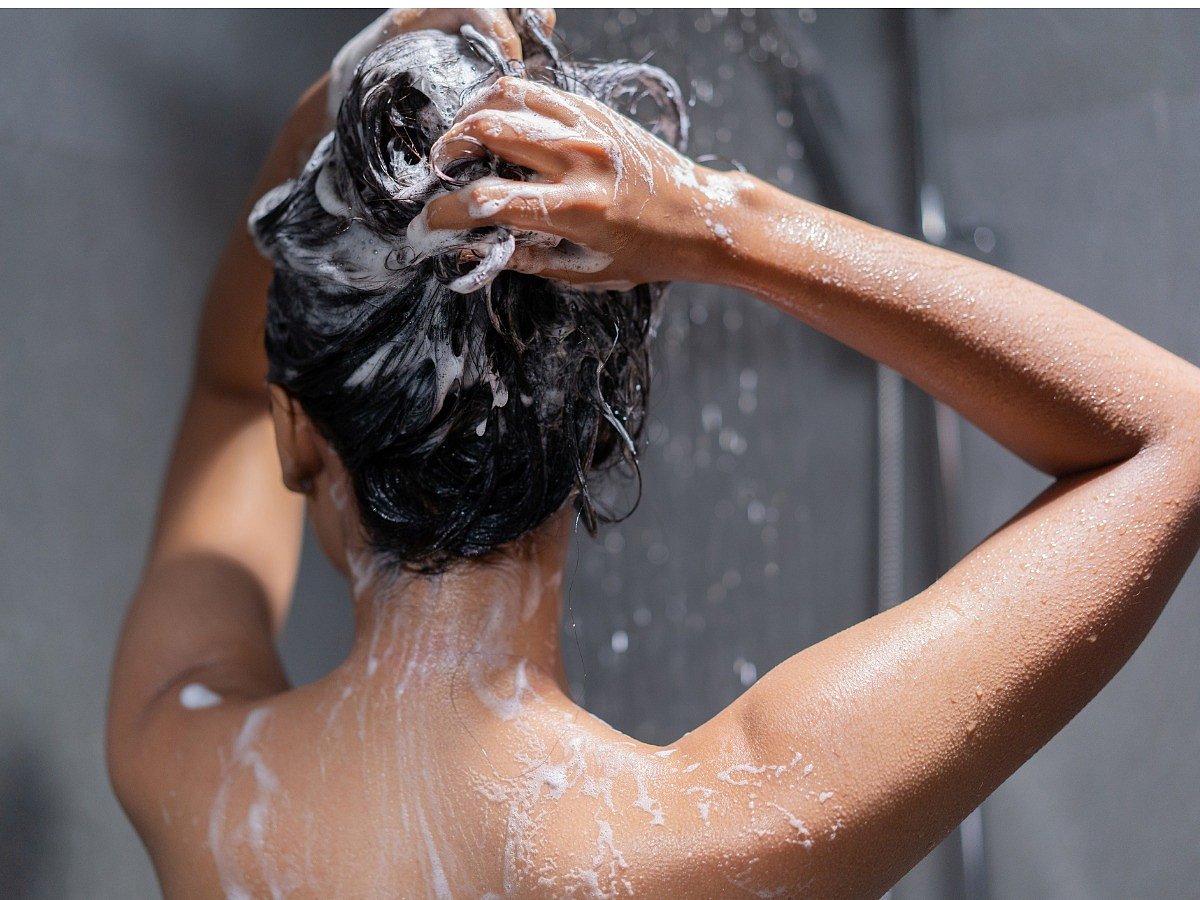 7 Hair Washing Mistakes One Should Avoid To Prevent Damage