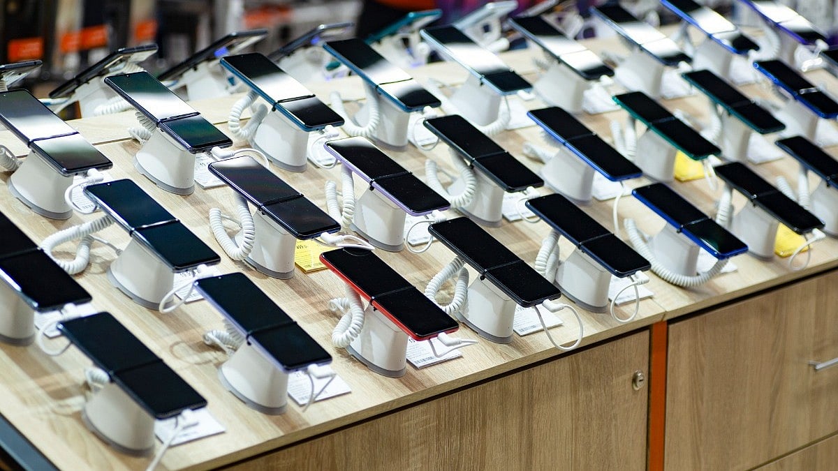 Smartphone Launches in March 2024: Vivo V30, Xiaomi 14, Nothing Phone 2 ...