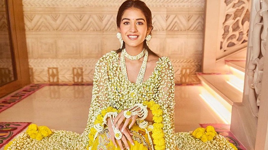Radhika Merchant's Phool Dupatta Had Over 90 Genda Flowers; Read Details