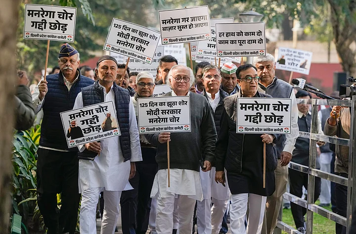 'Govt Continuously Attacking Poor': Congress at MGNREGA Bachao Rally in ...