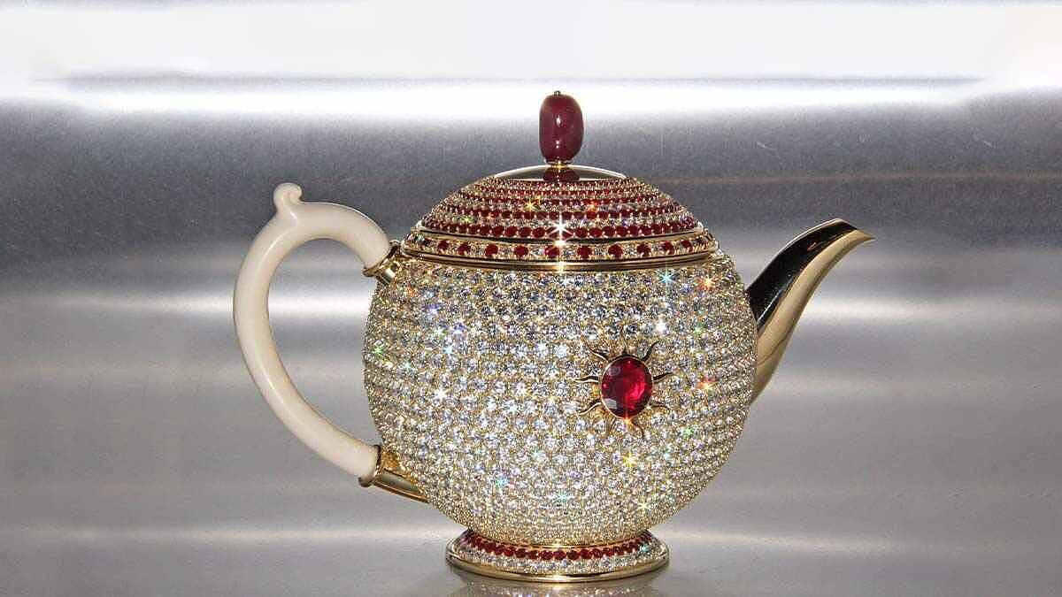 The Egoist : 24 கோடி மதிப்புள்ள Teapot ! - அப்படி என்னென்ன இருக்கு இதுல ...