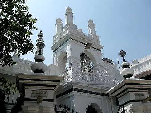 350 വർഷത്തിലേറെ പഴക്കമുള്ള, പോണ്ടച്ചേരിയിലെ ഏറ്റവും പഴക്കം ചെന്ന മീരാ ...