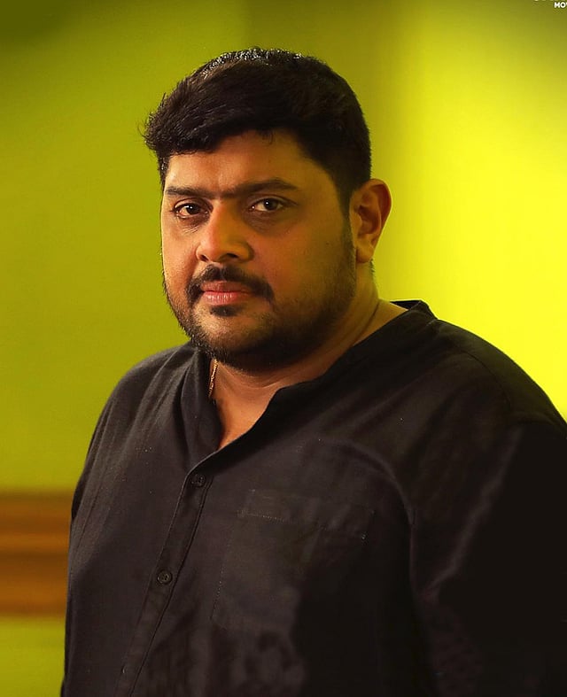 RJ Salini, Maneesh Narayanan and 8 other Malayalam anchors we love