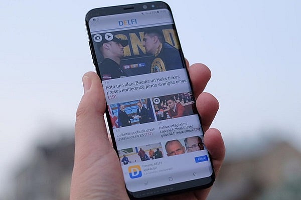 Samsung to roll out an update to fix red tint on the Galaxy S8